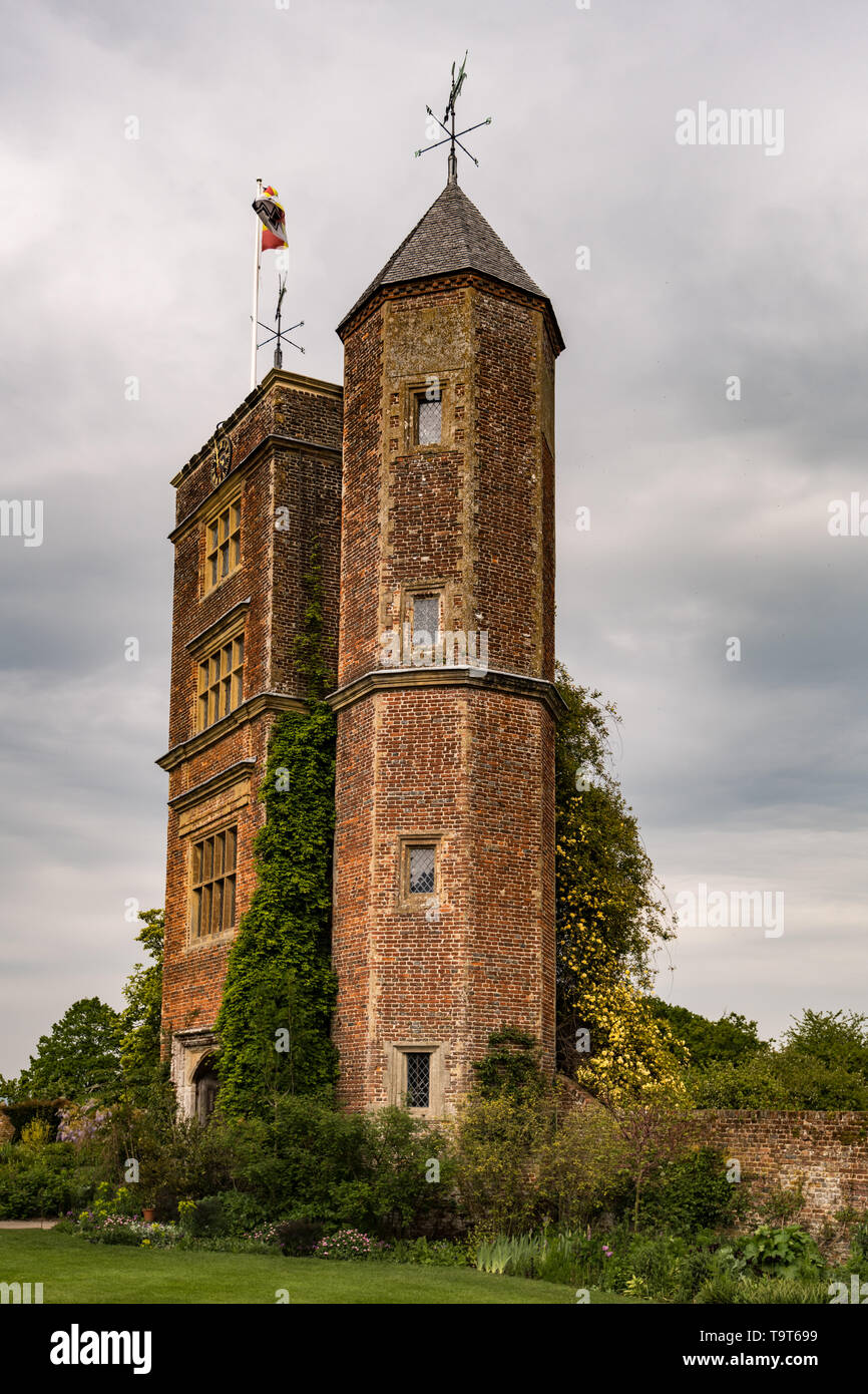 Elizabethan Tower High Resolution Stock Photography and Images - Alamy