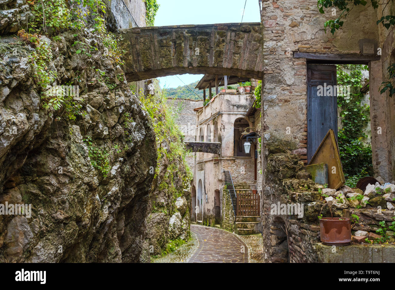 Rocchette, Torri in Sabina (Italy) - A little uninhabited medieval ...