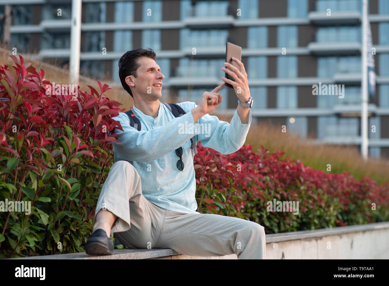 Man taking photos hi-res stock photography and images - Alamy