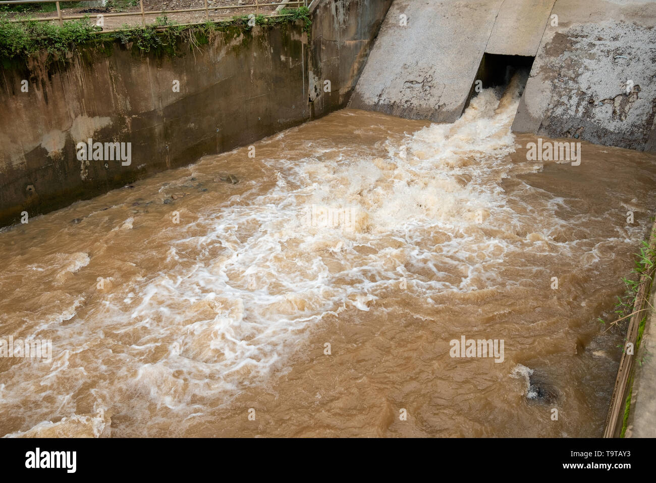 Flood control embankment hi-res stock photography and images - Alamy