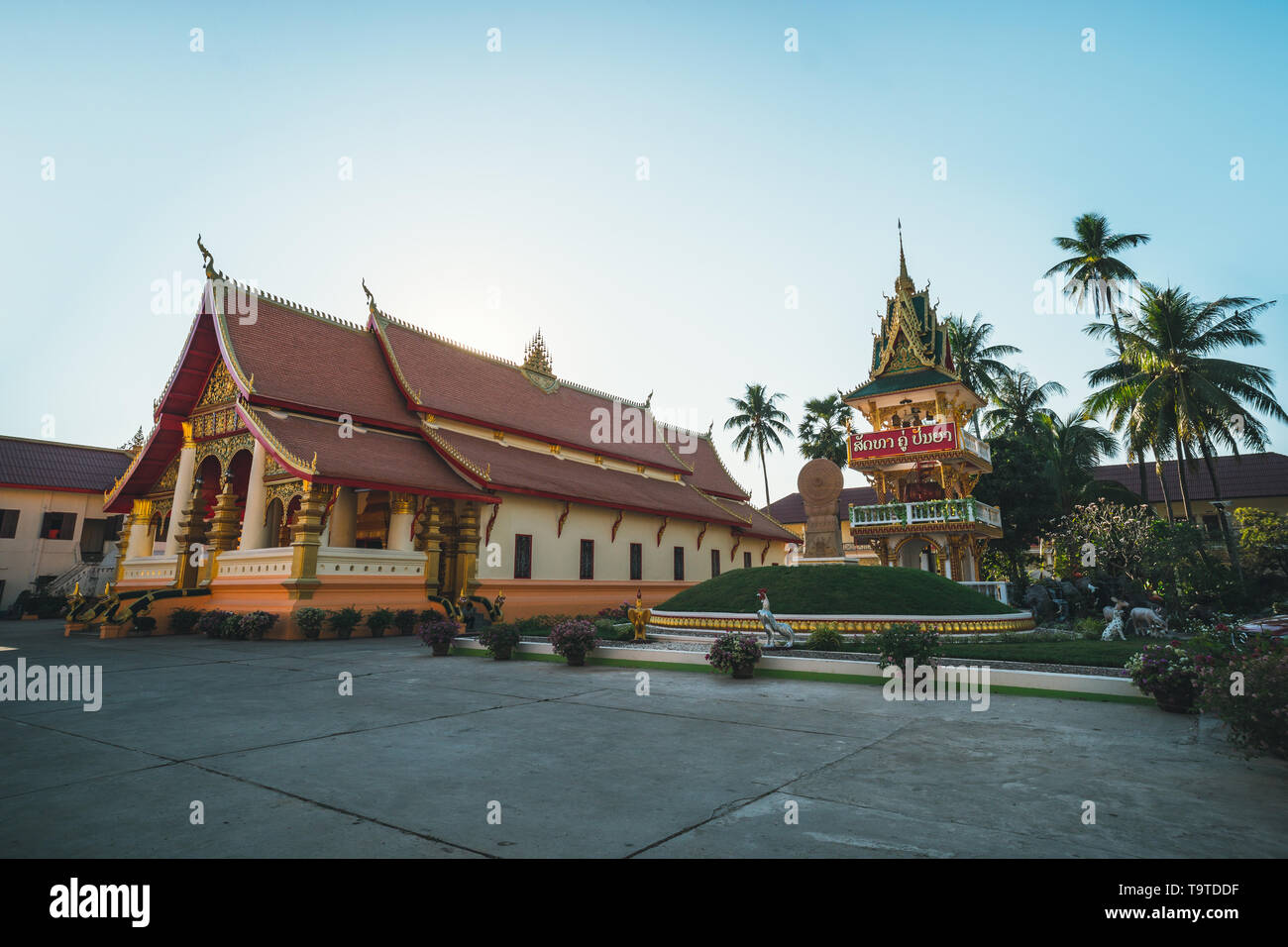 Indochinese architecture hi-res stock photography and images - Alamy