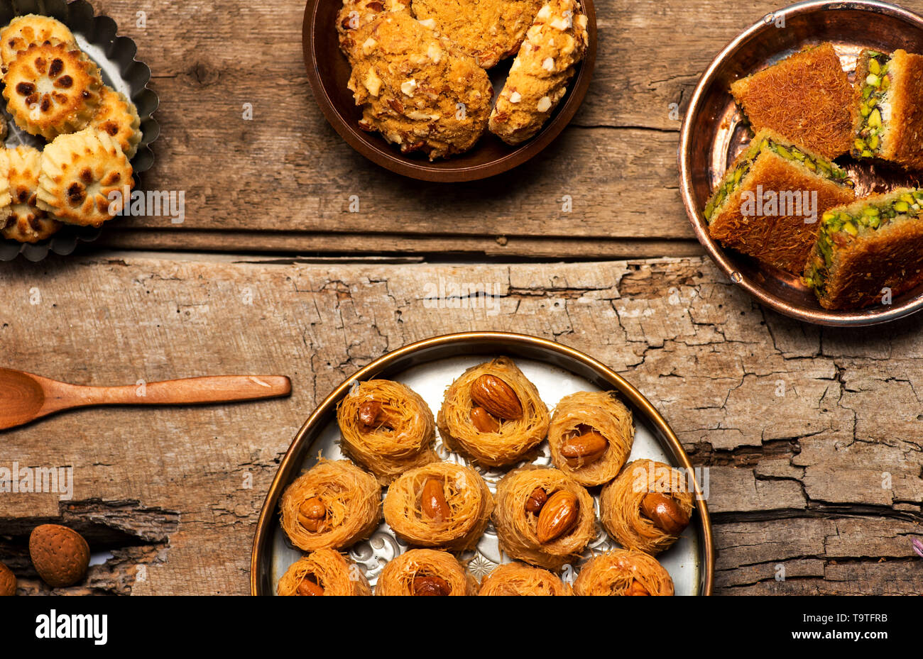 Arabic desserts hi-res stock photography and images - Alamy