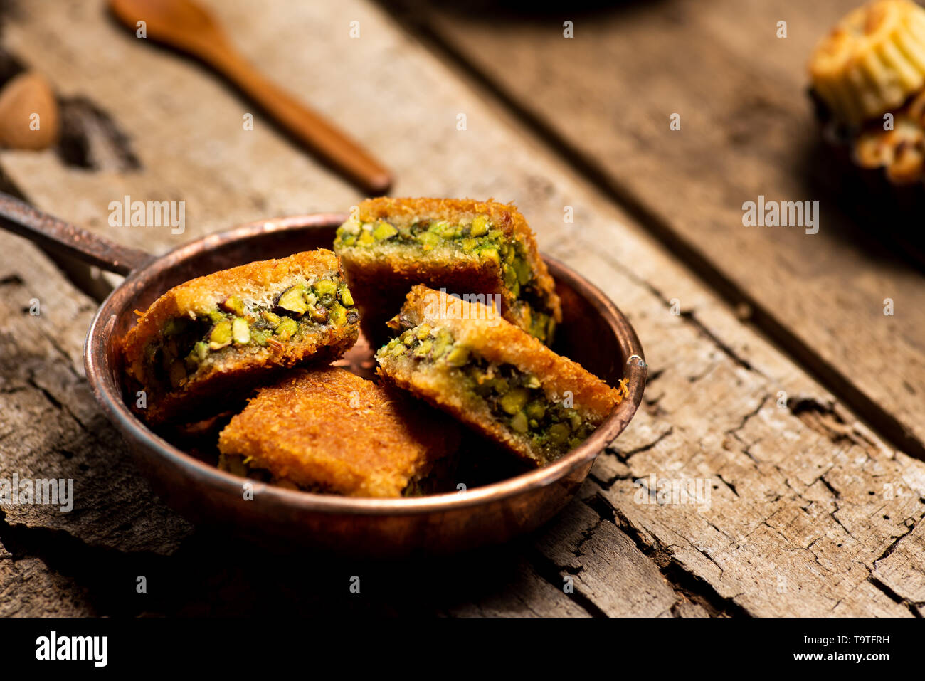 Arabic dessert hi-res stock photography and images - Alamy