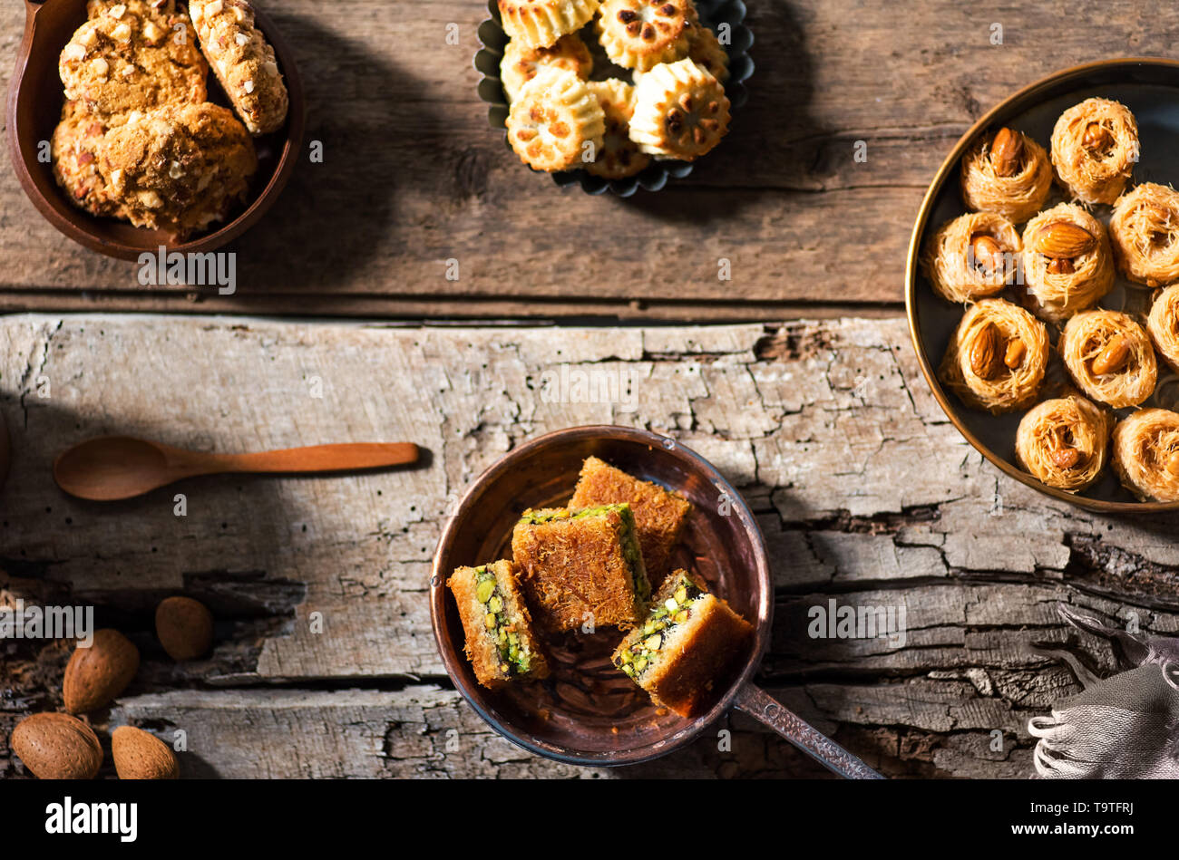 Arabic desserts hi-res stock photography and images - Alamy