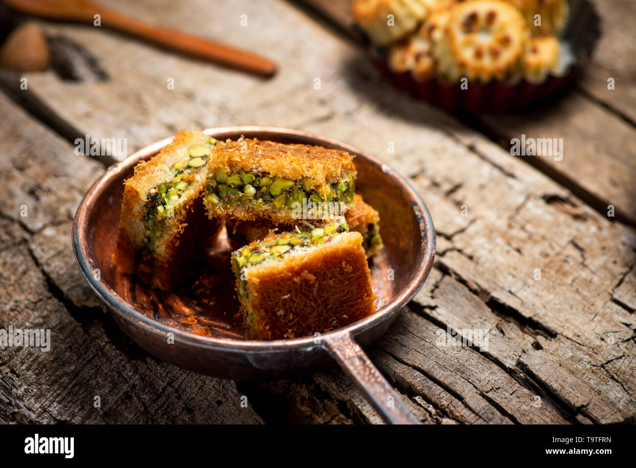 Arabic dessert hi-res stock photography and images - Alamy