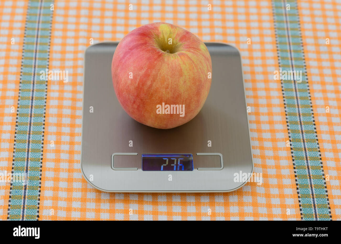 Electronic scales hi-res stock photography and images - Alamy