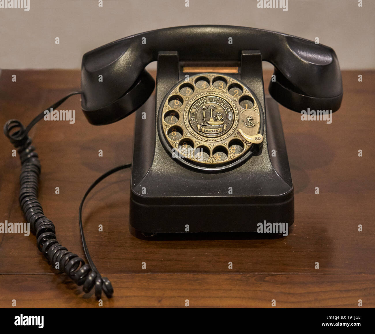 Rotary phone cord hi-res stock photography and images - Alamy
