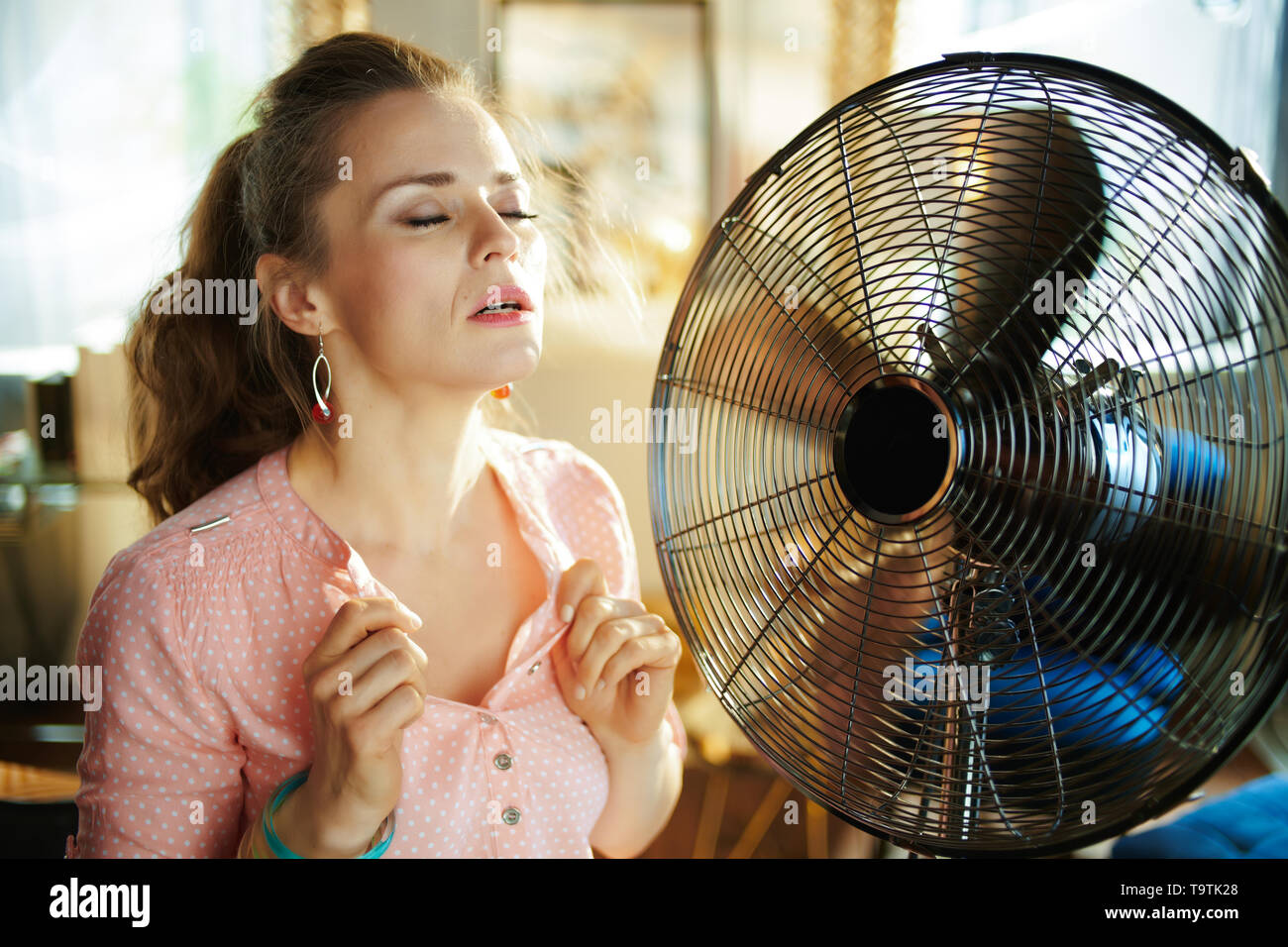 Sunny hot hi-res stock photography and images - Alamy