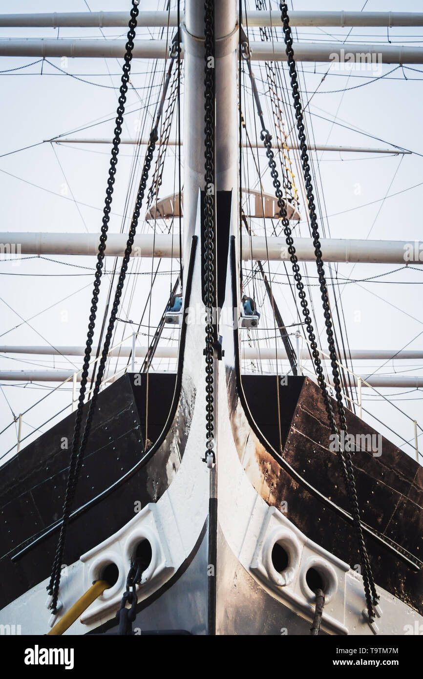 Bowsprit old sailing ship hi-res stock photography and images - Alamy