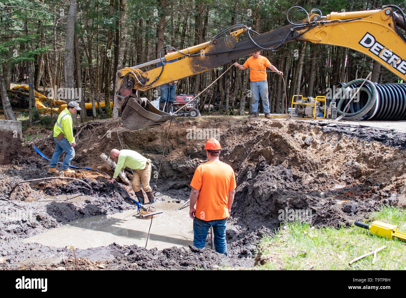 Culvert hi-res stock photography and images - Alamy