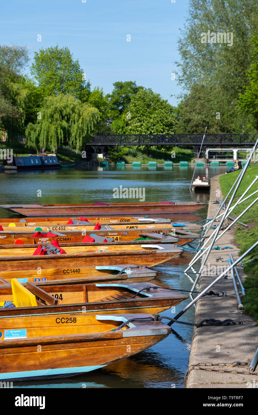 Wood punts hi-res stock photography and images - Alamy