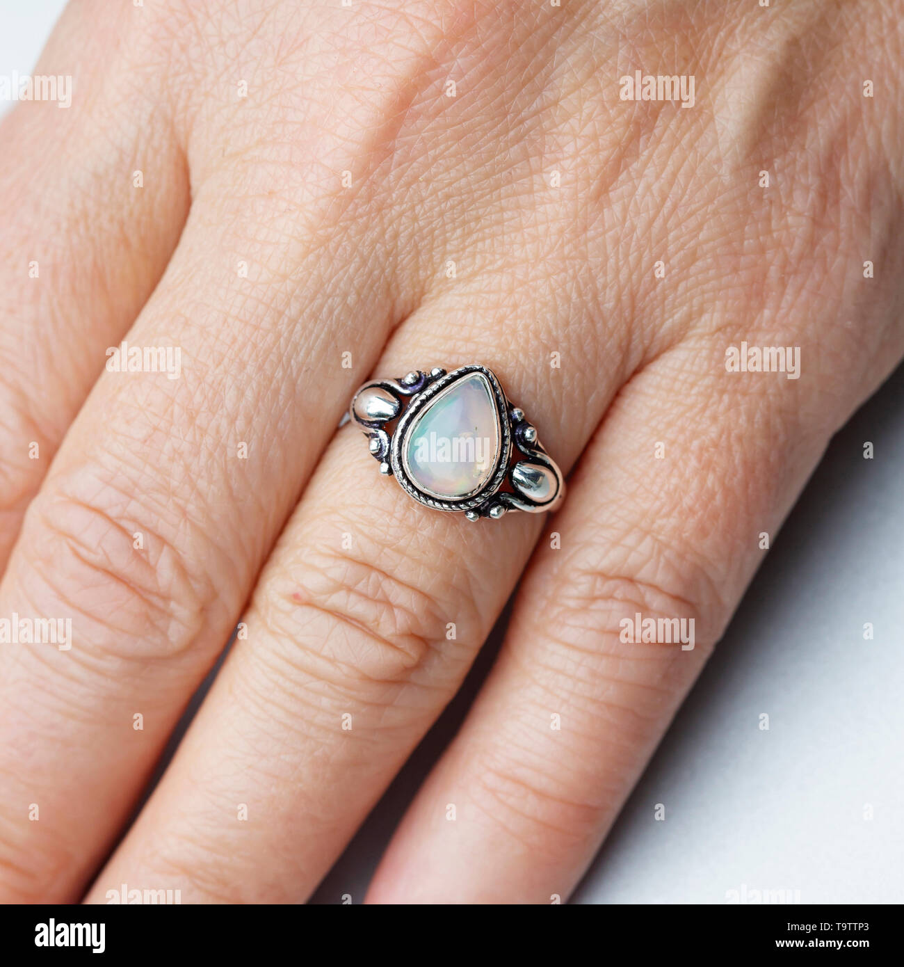 Elven female hi-res stock photography and images - Alamy