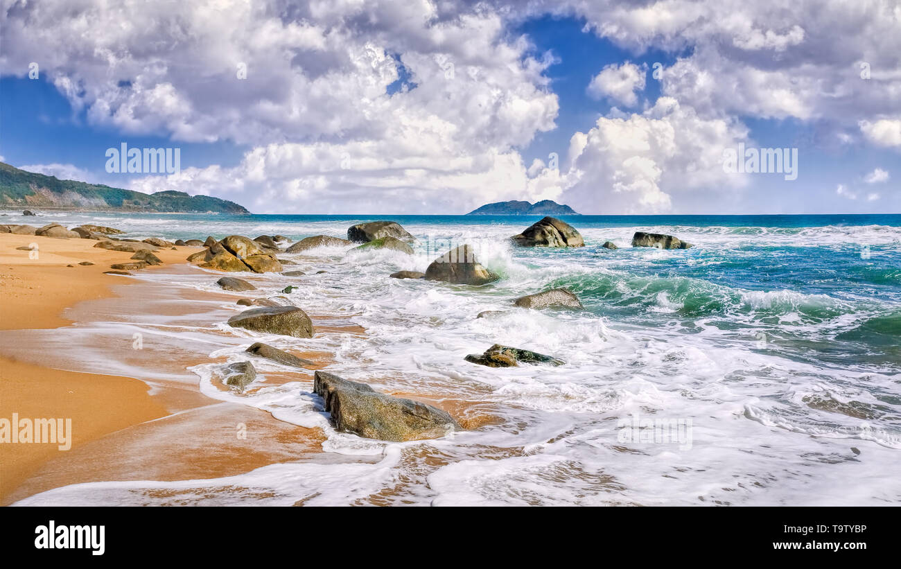 Hainan island tropical sunny hi-res stock photography and images - Alamy