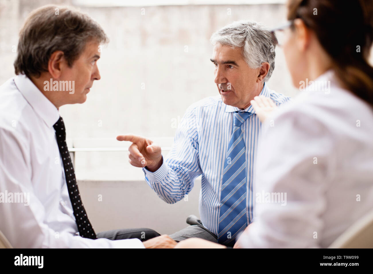 Businessmen woman having meeting hi-res stock photography and images ...