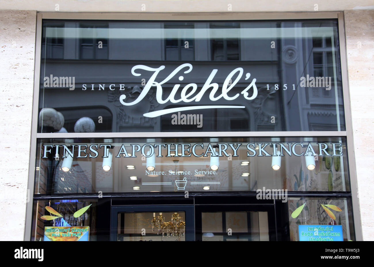 Kiehls hi-res stock photography and images - Alamy
