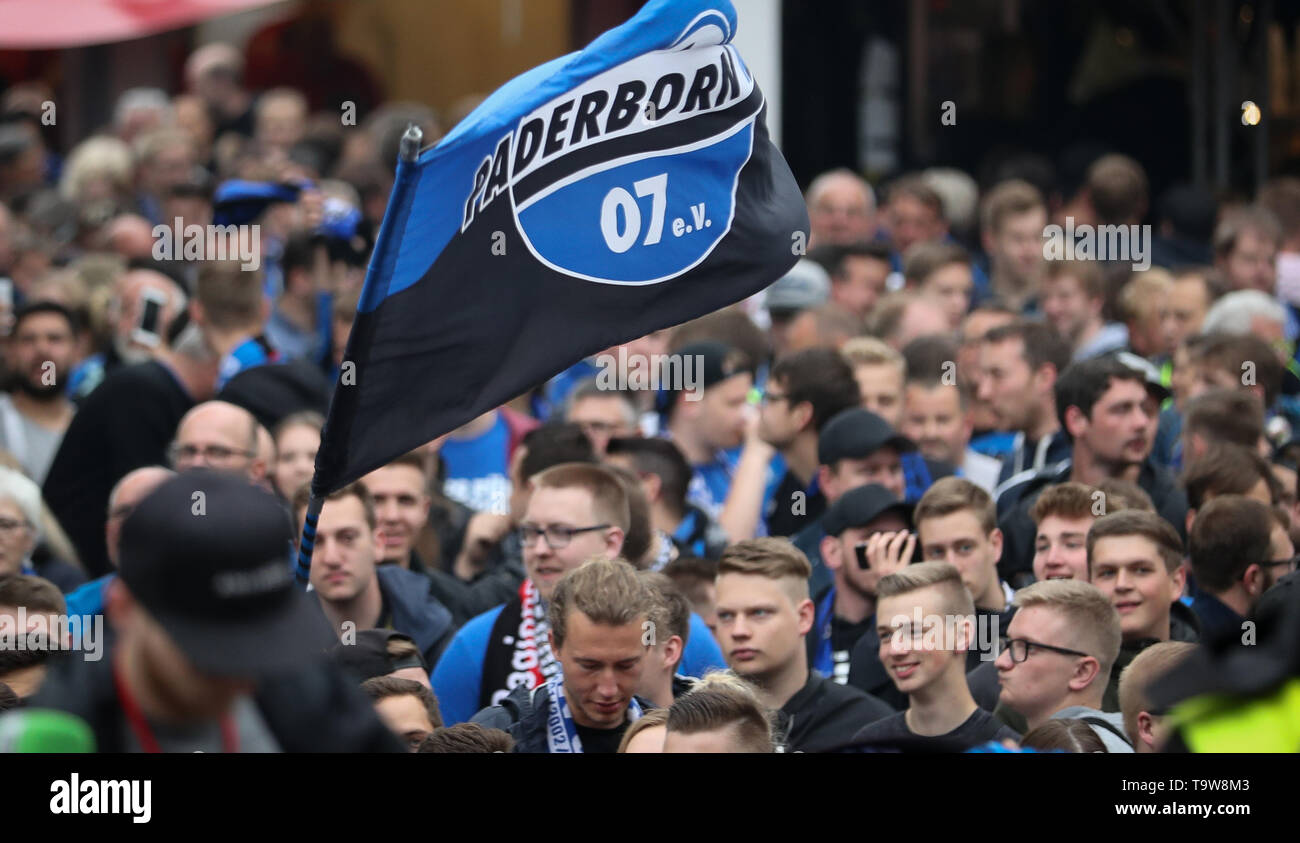 Pader hi-res stock photography and images - Alamy