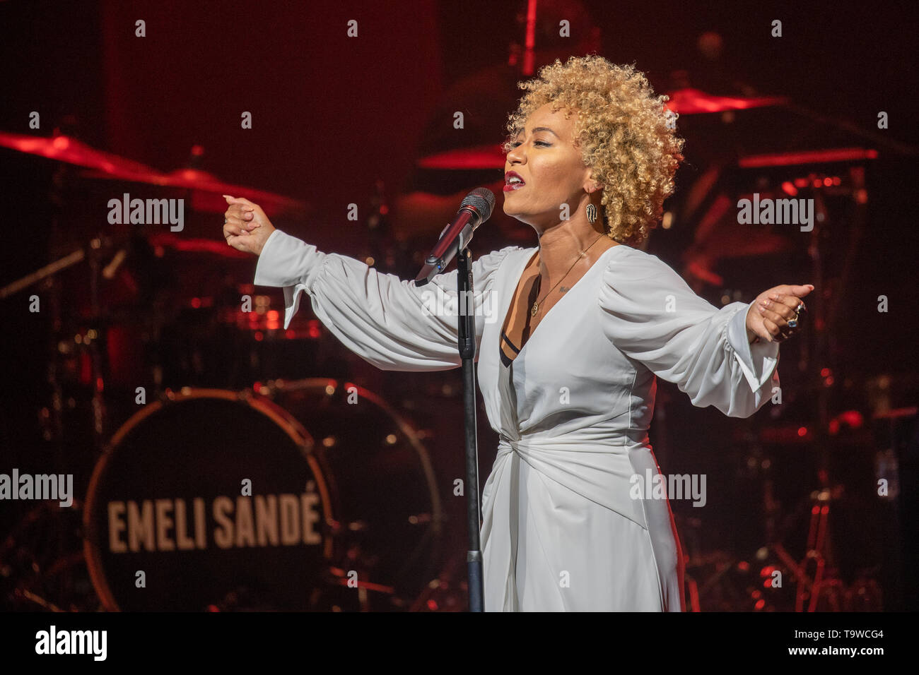 Emily wells hi-res stock photography and images - Alamy