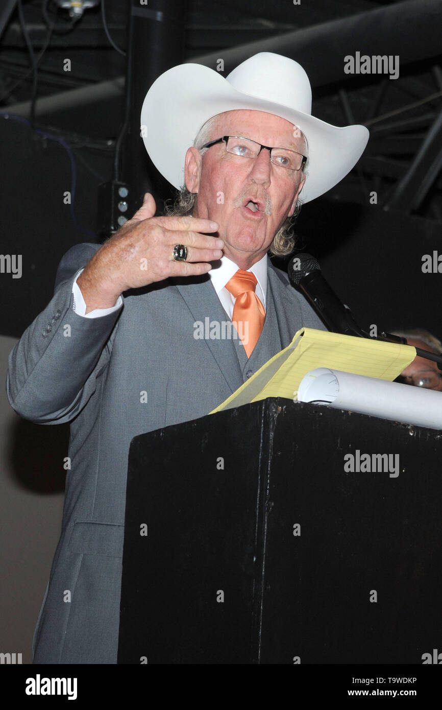 Midnight falls hi-res stock photography and images - Alamy