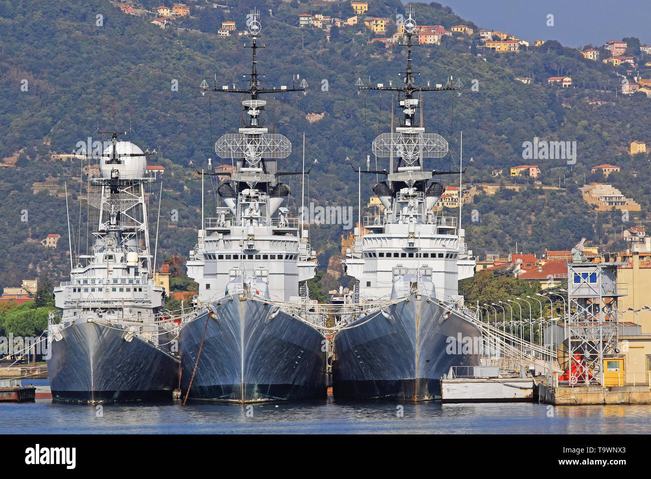 Big army ships hi-res stock photography and images - Alamy