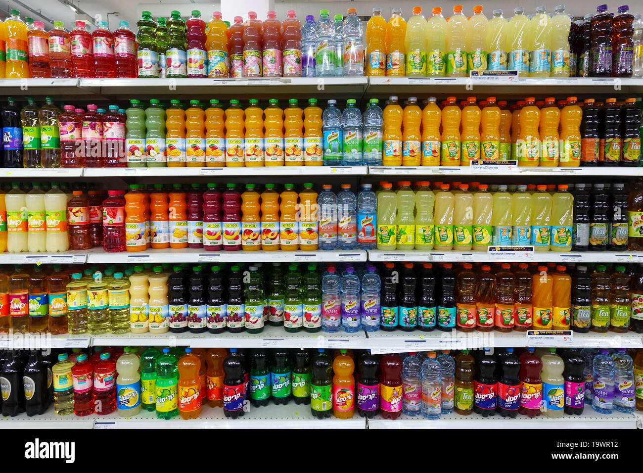 Soda grocery store hi-res stock photography and images - Alamy