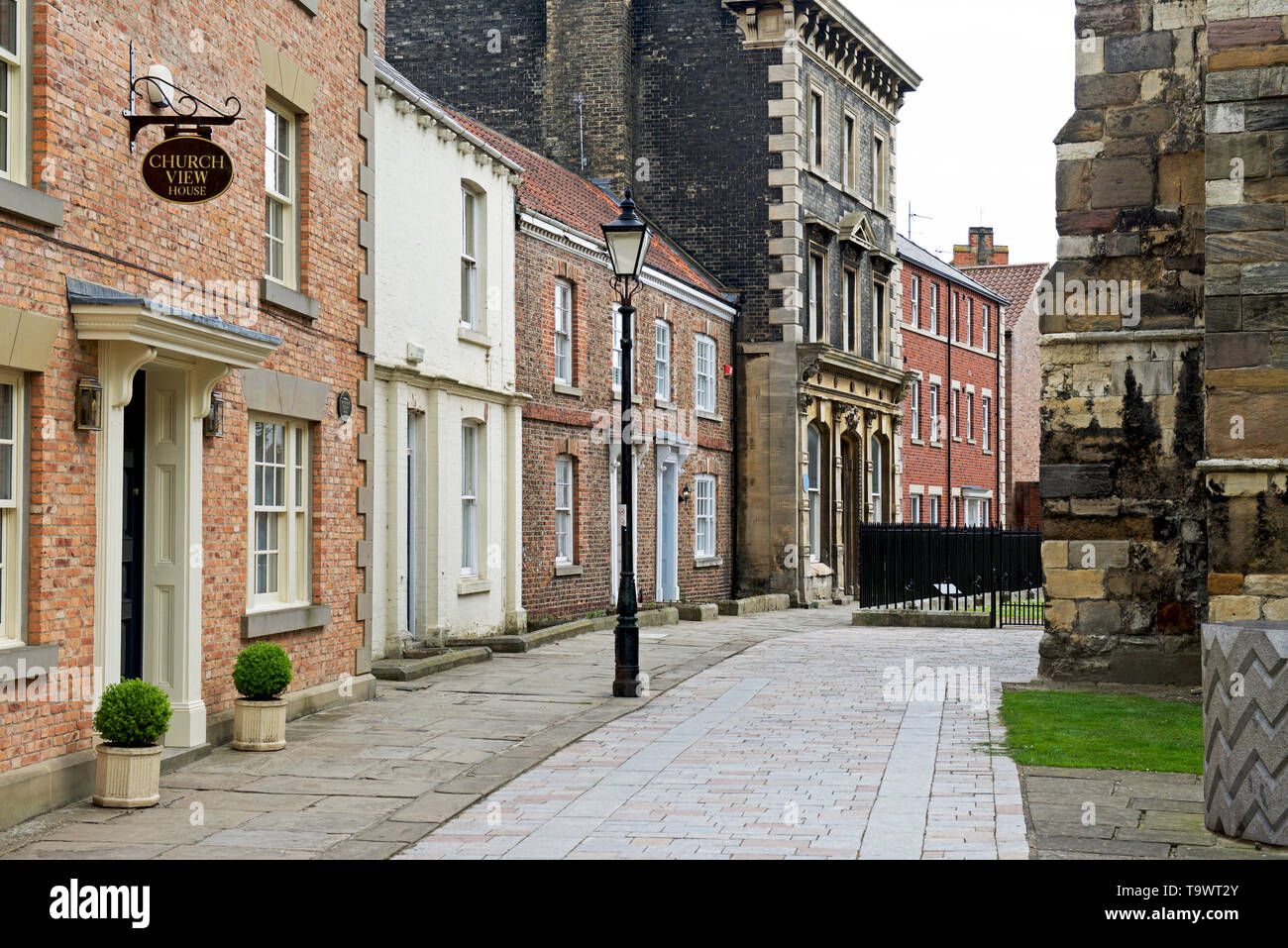 Churchside, Howden, East Yorkshire, England UK Stock Photo - Alamy