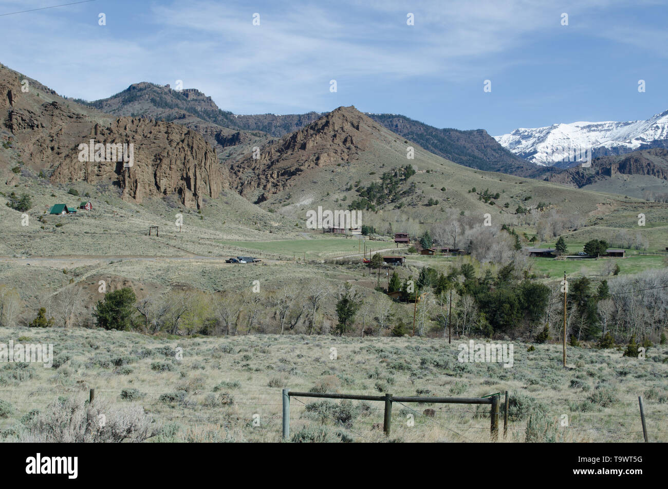 East entrance yellowstone park hi-res stock photography and images - Alamy