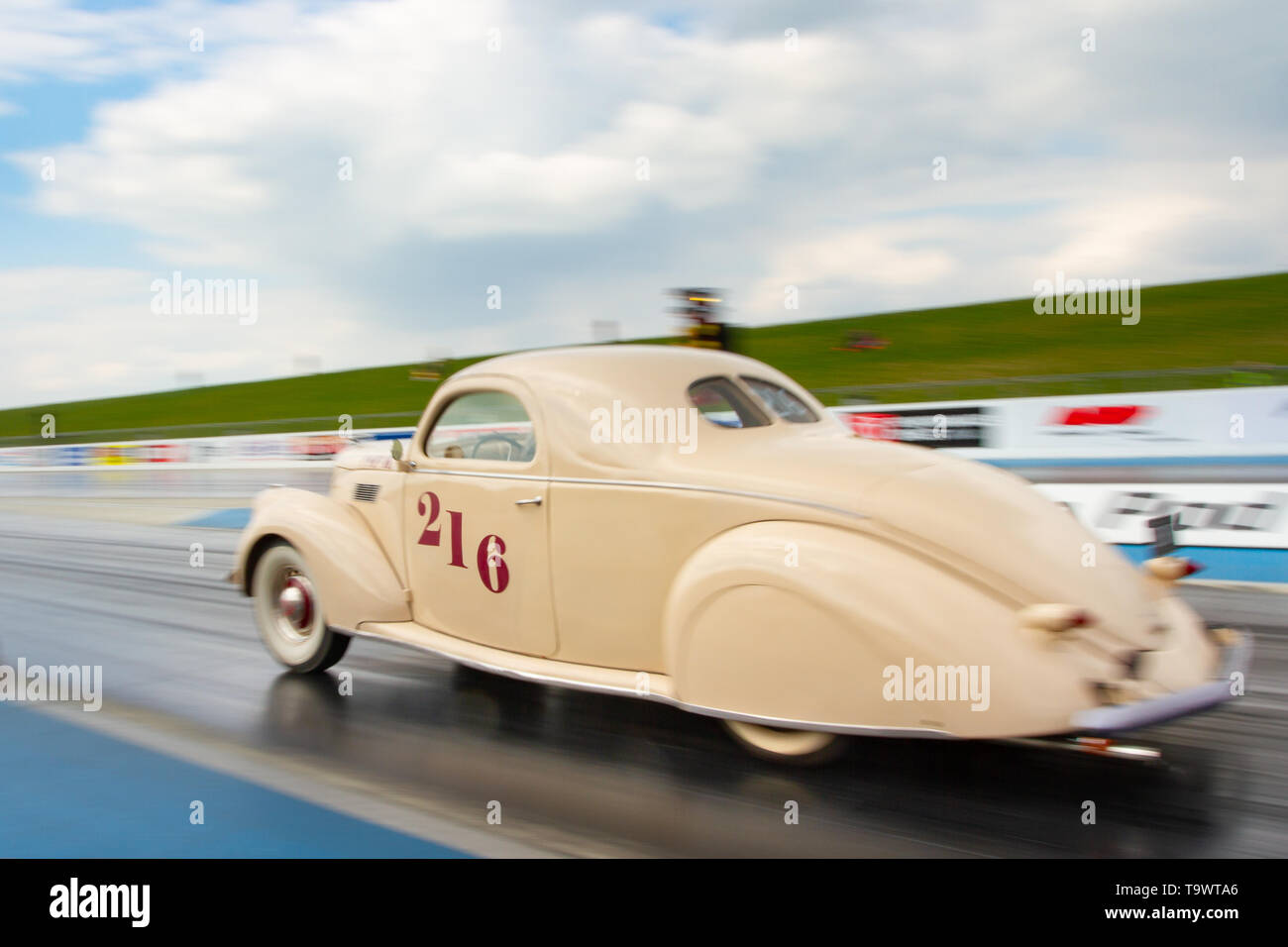 VHRA Vintage Nationals race meeting, Santa Pod Raceway, April 2019 ...