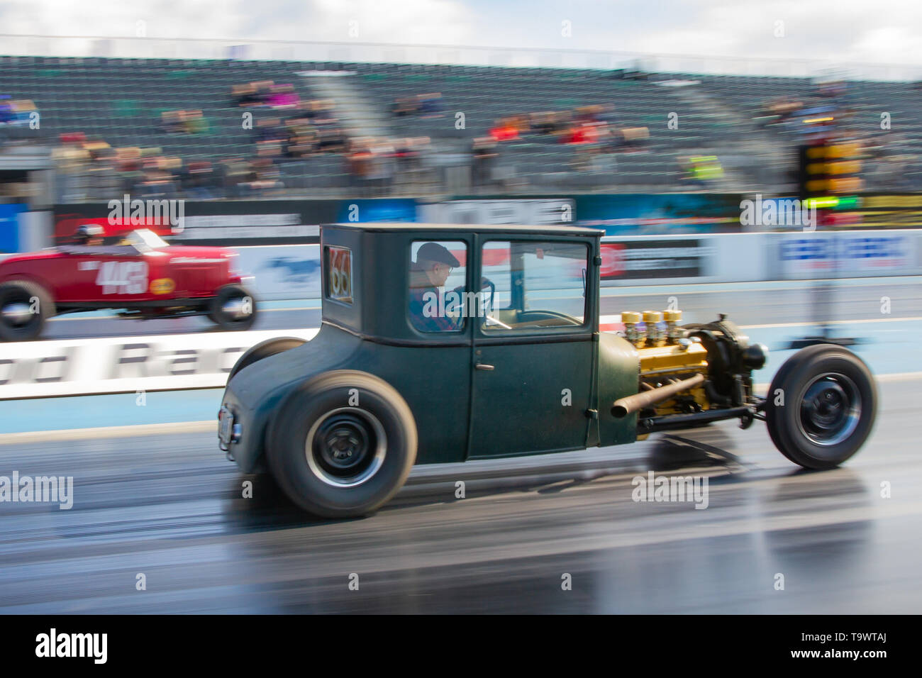 Modified vintage racing cars hi-res stock photography and images - Alamy