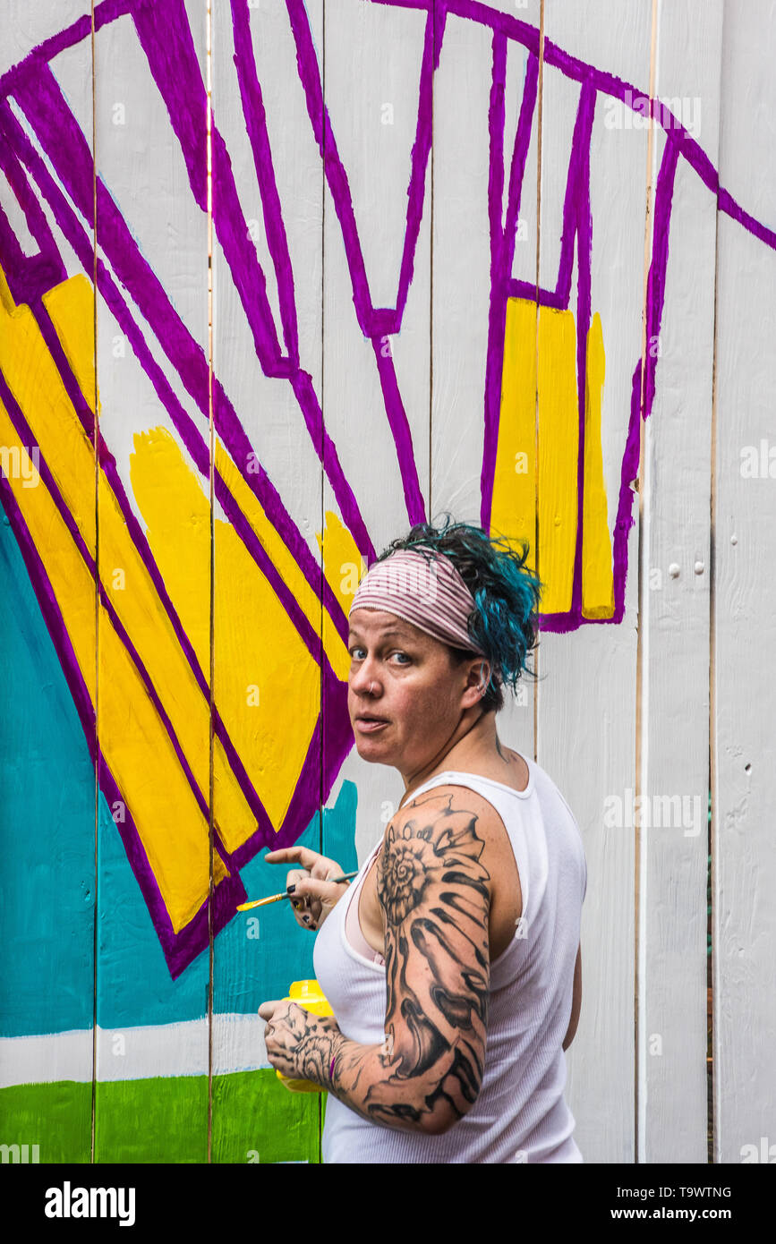 Woman artist camera create hi-res stock photography and images - Alamy