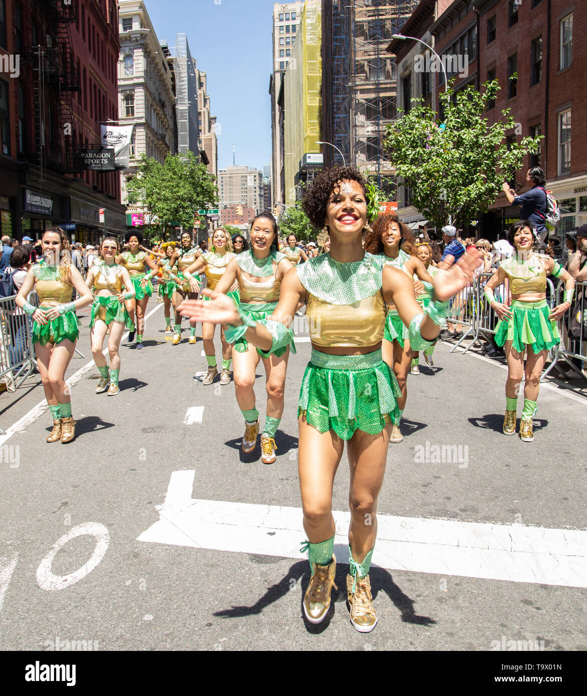 13th annual dance parade hi-res stock photography and images - Alamy
