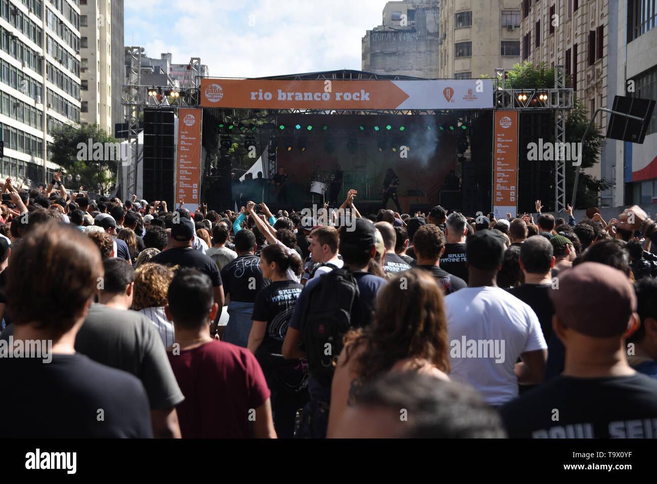 Sepultura rock band, this Sunday morning (19), downtown São Paulo ...
