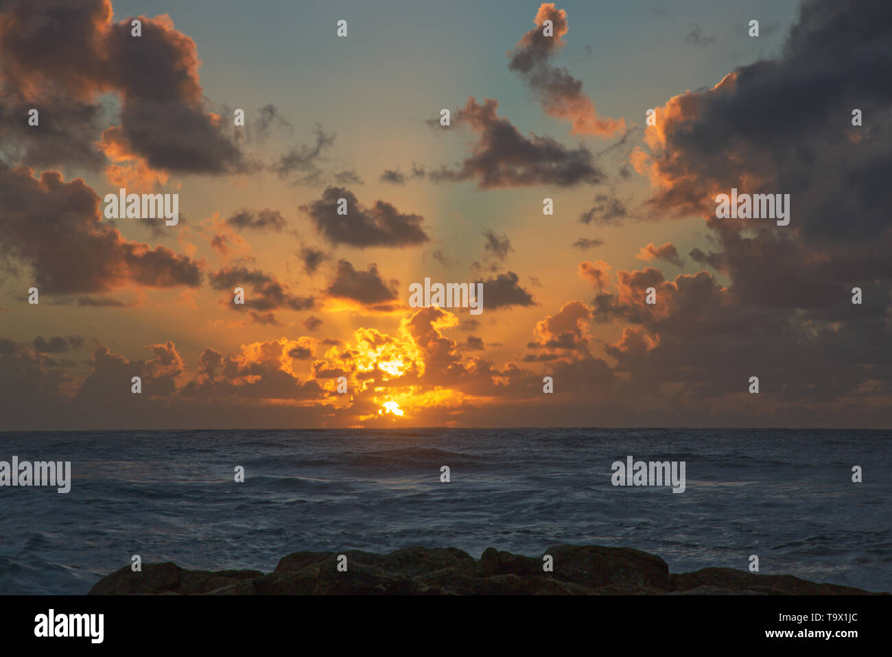 Ocean with a cloudy sky hi-res stock photography and images - Alamy