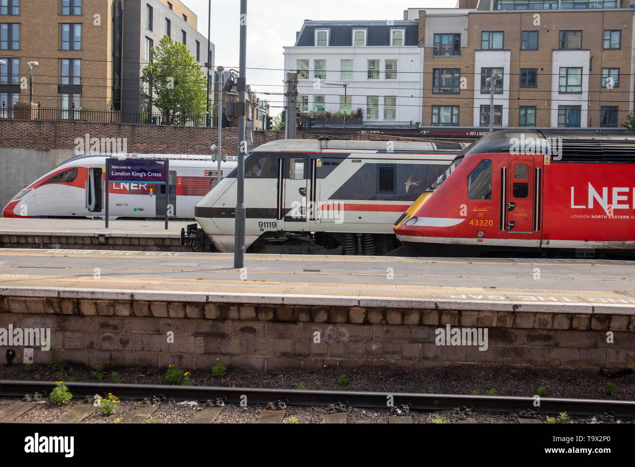 Class 91 train lner hi-res stock photography and images - Alamy