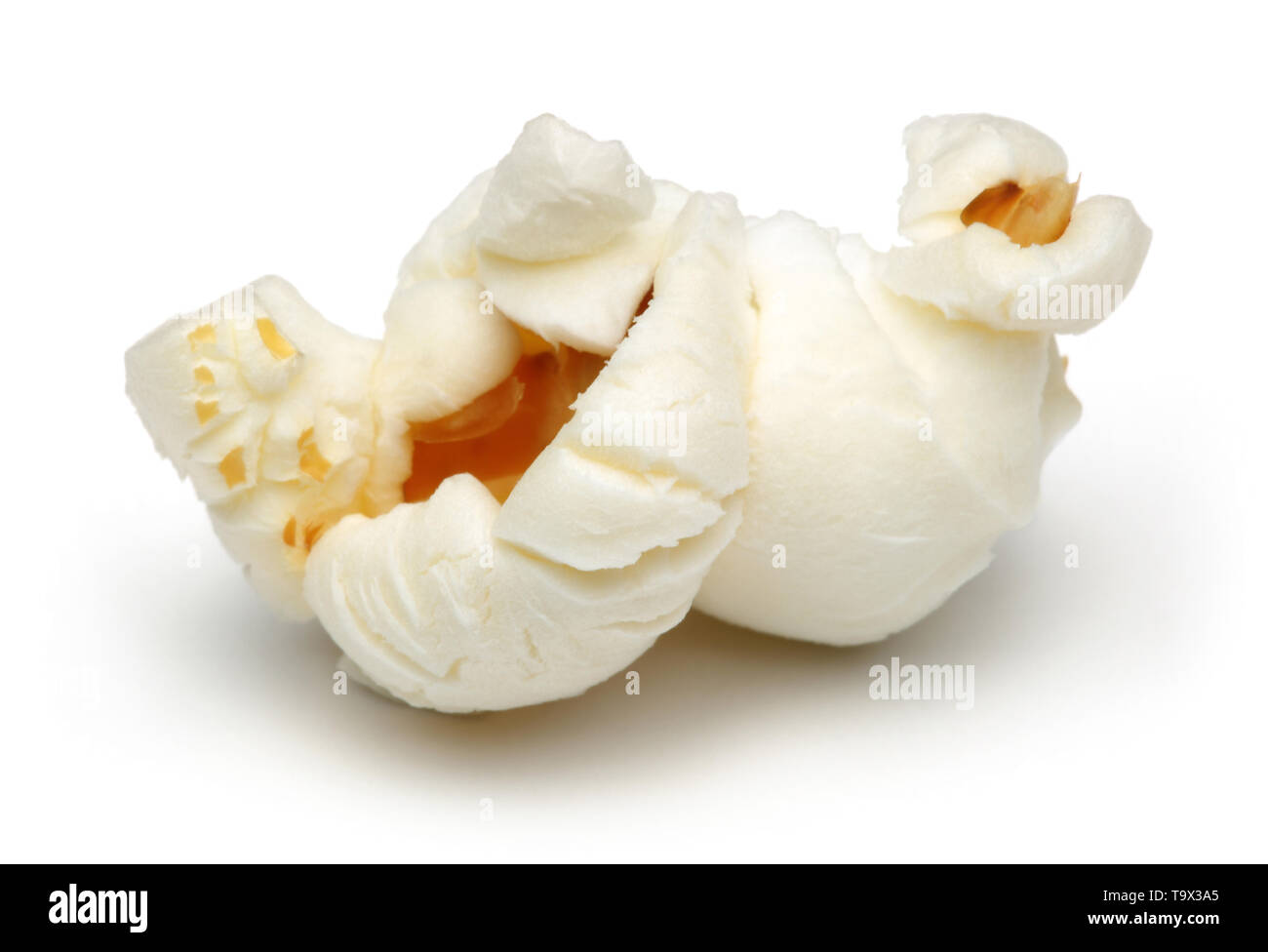 Fresh popcorn isolated on white background Stock Photo - Alamy