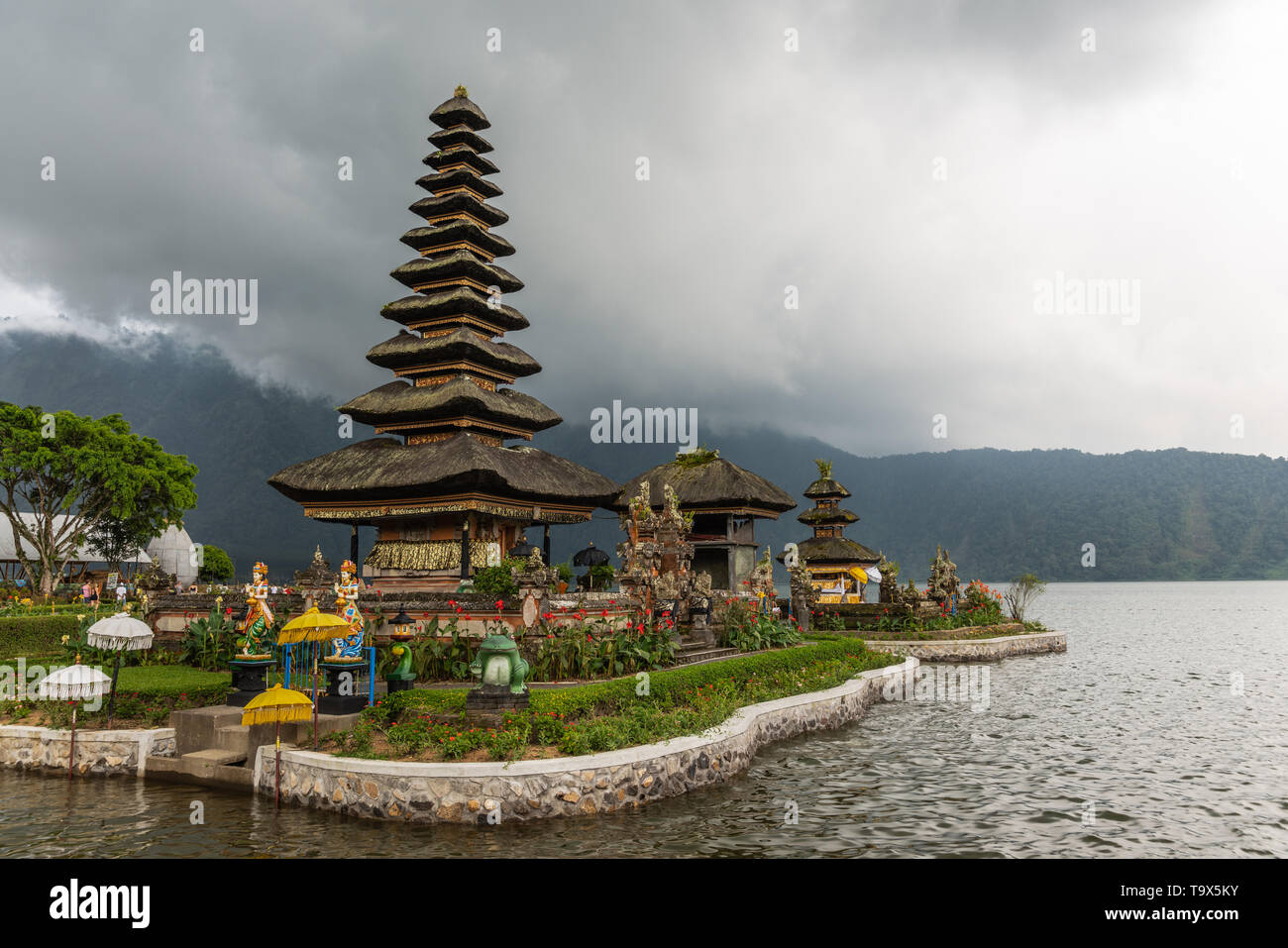 Tengahing segara temple hi-res stock photography and images - Alamy
