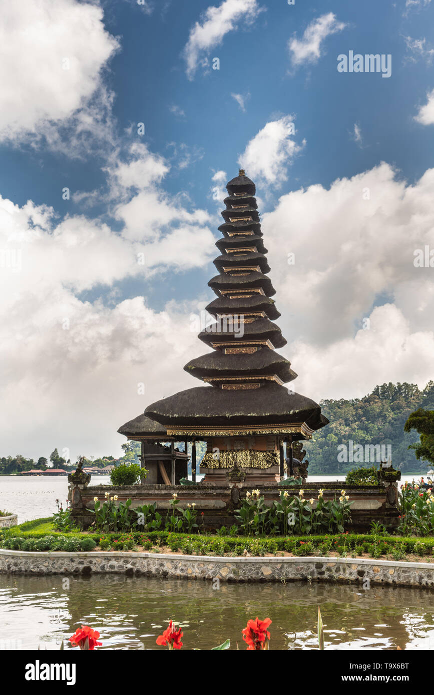 Tengahing segara temple hi-res stock photography and images - Alamy