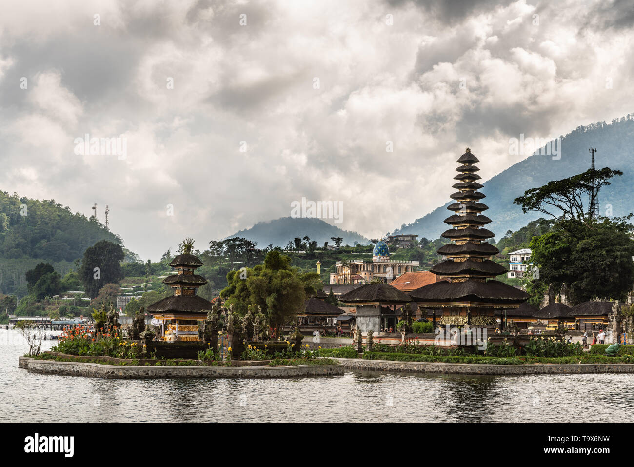 Tengahing segara temple hi-res stock photography and images - Alamy