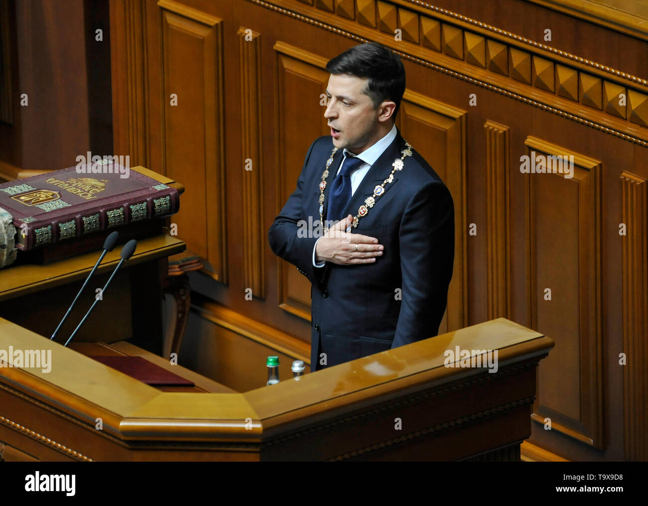 New Ukrainian president Volodymyr Zelensky seen singing the anthem of ...
