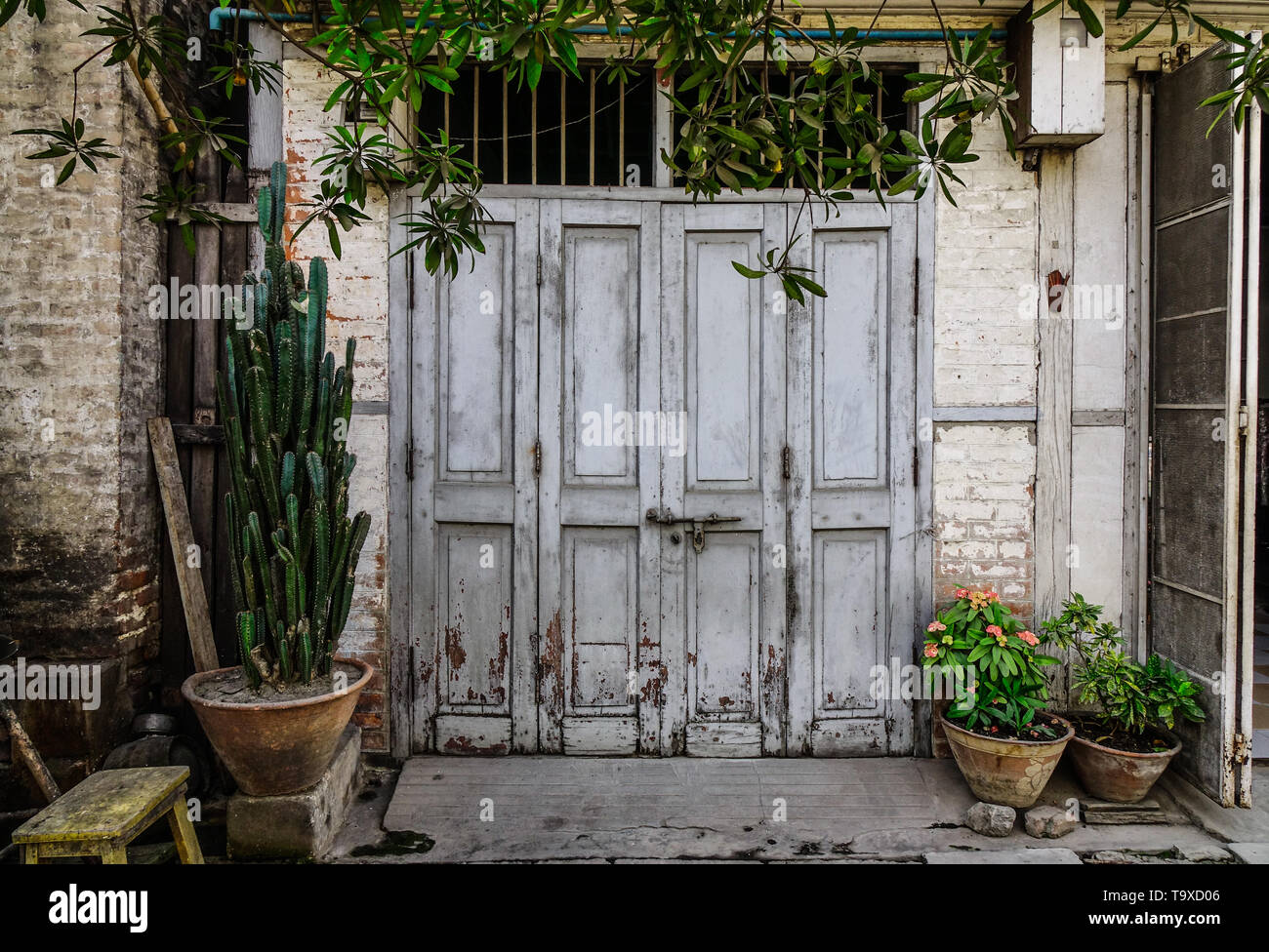 Rustic wooden door of rural house in Mandalay, Myanmar Stock Photo - Alamy