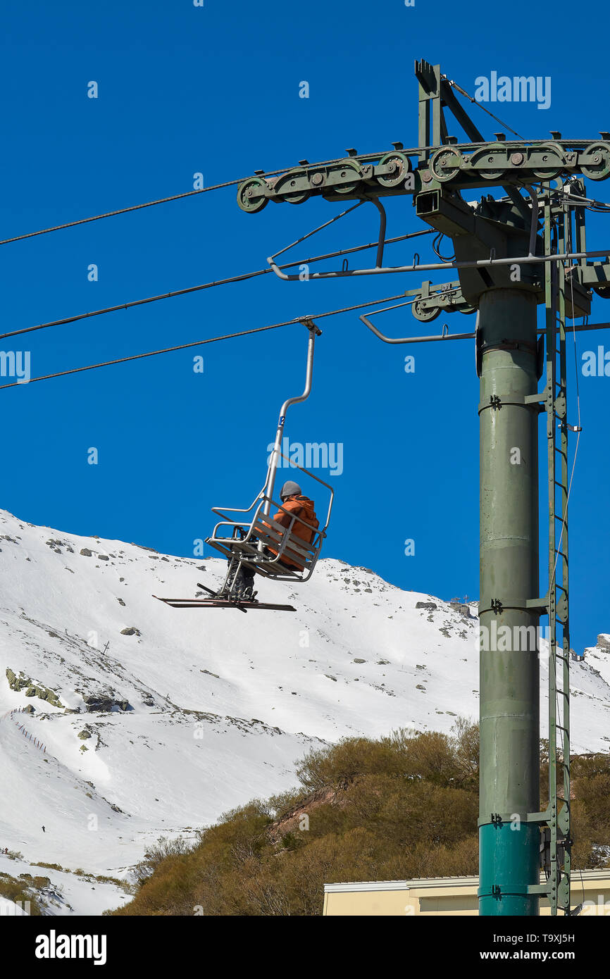 Skying holiday hi-res stock photography and images - Alamy