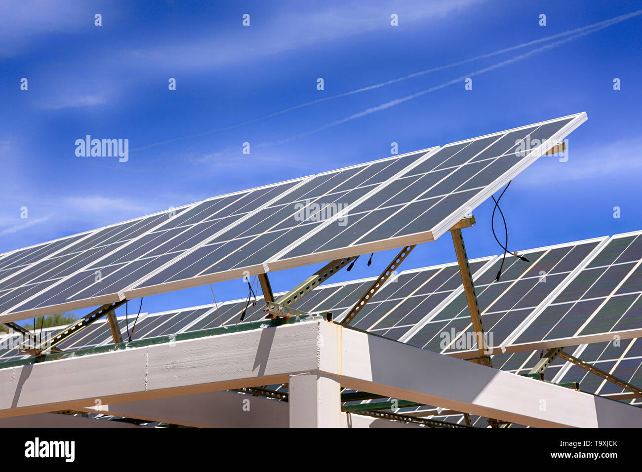 Solar panels building usa hi-res stock photography and images - Alamy