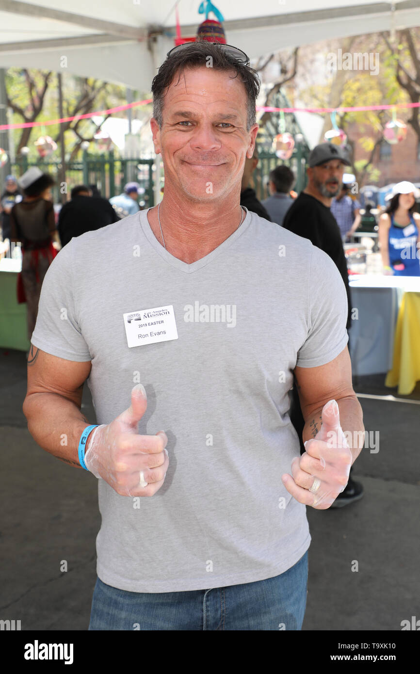 Celebrities and volunteers attend the LA Mission Easter charity dinner ...