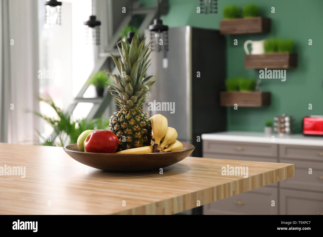 Tropical fruits in the kitchen table hi-res stock photography and ...