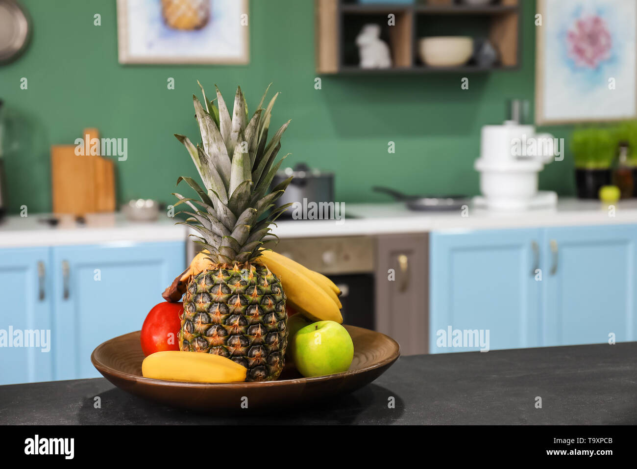 Tropical fruits in the kitchen table hi-res stock photography and ...