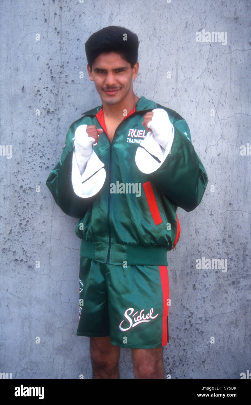 Mexican lightweight hi-res stock photography and images - Alamy