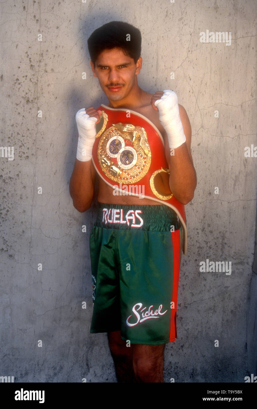 Los Angeles, California, USA 19th April 1994 (Exclusive) Boxer Rafael ...