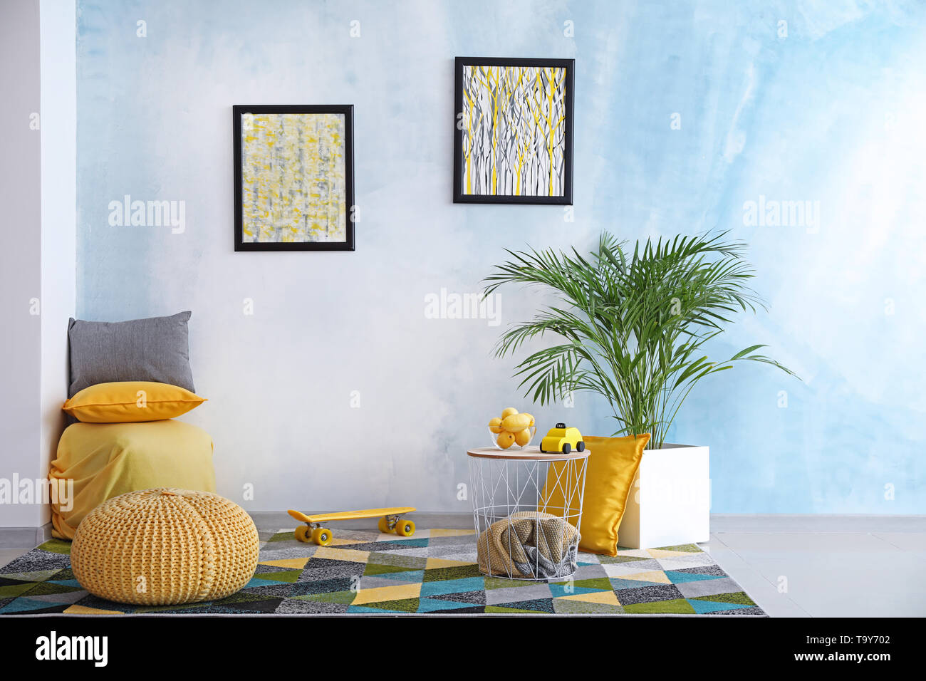Beautiful interior of modern comfortable room Stock Photo - Alamy
