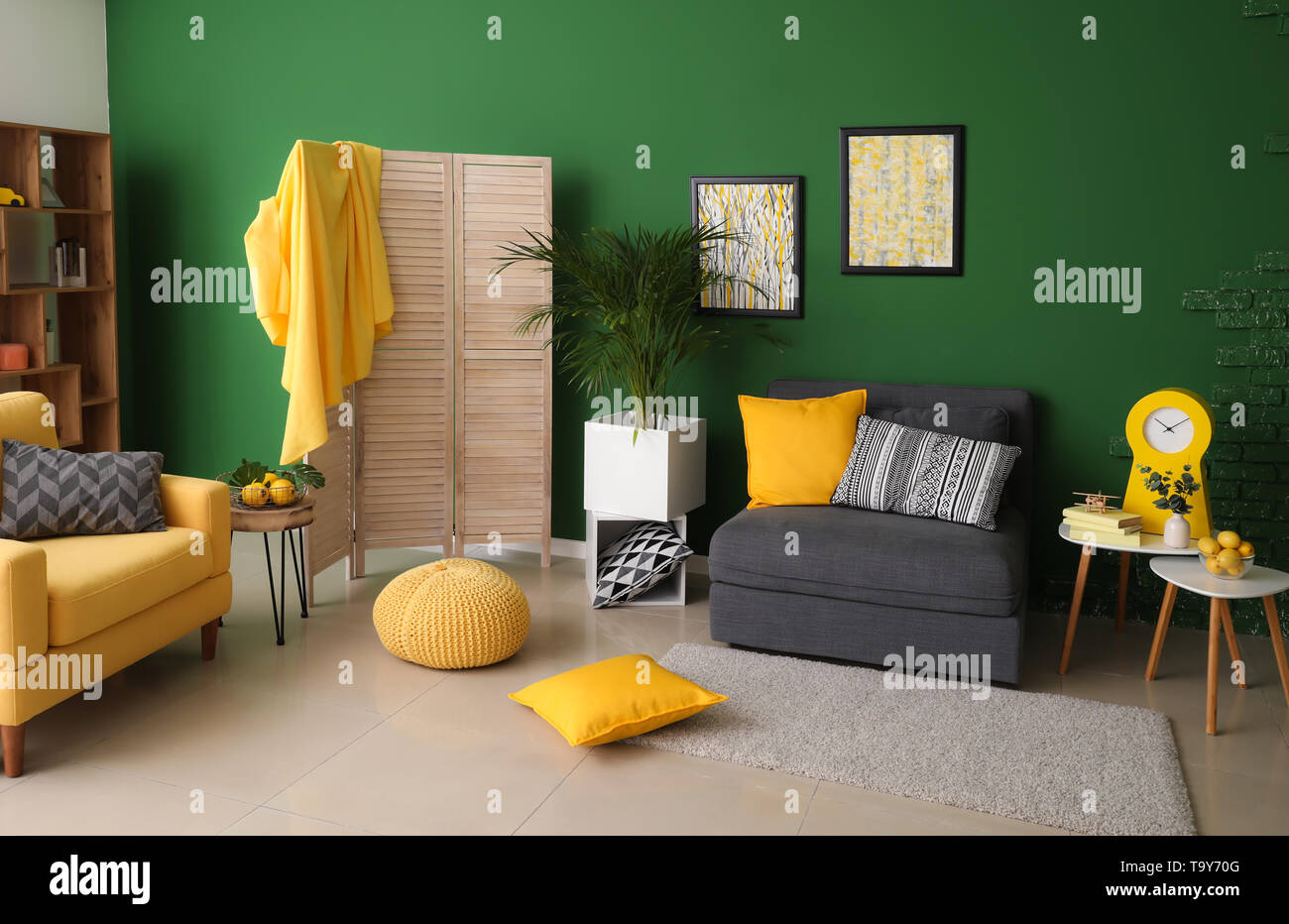 Beautiful interior of modern comfortable room Stock Photo - Alamy