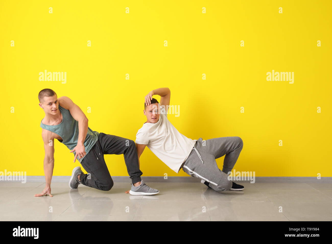 Young men dancing hi-res stock photography and images - Alamy