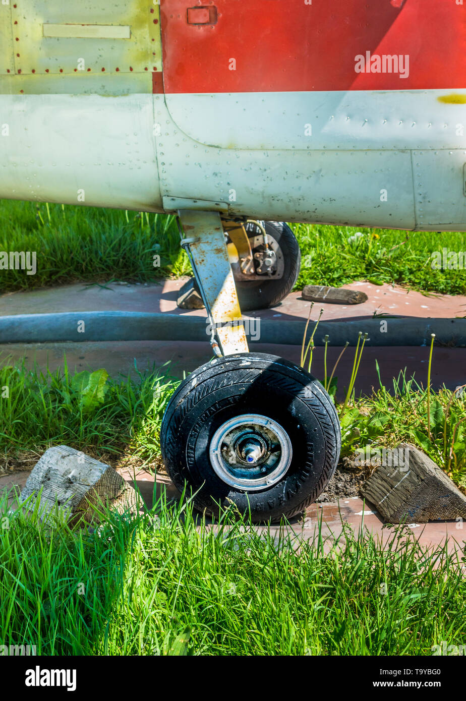 Aircraft chocks hi-res stock photography and images - Alamy